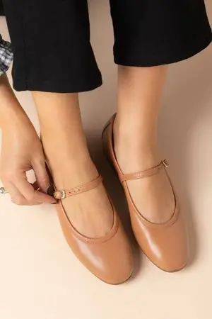 MENINA STEP Boheme Leather Mary Jane Flat - Caramel