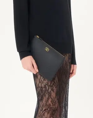 Valentino Garavani Vlogo Signature Grainy Calfskin Clutch - Black