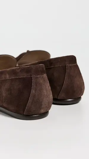 STUART WEITZMAN Britt Bow Loafers - Walnut