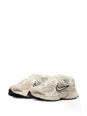 Nike V5 Rnr Sneakers - Neutrals