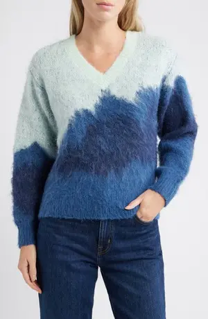 CITY BLUES Brushed Jacquard V-neck Sweater