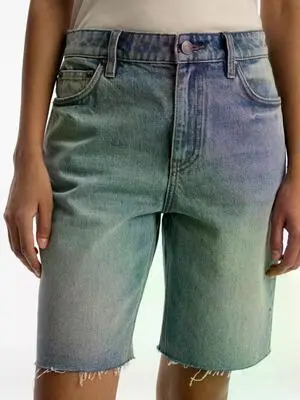 12 STOREEZ Frayed-edge Denim Shorts