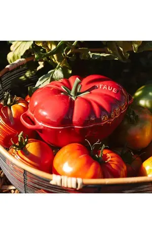 STAUB Ceramic Petite Tomato Dish With Lid