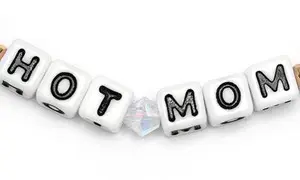 LITTLE WORDS PROJECT Hot Mom Beaded Stretch Bracelet