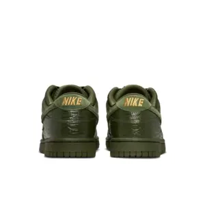 Nike Dunk Low Sneakers - Green