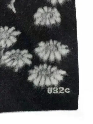 032C Melting Daisies Scarf