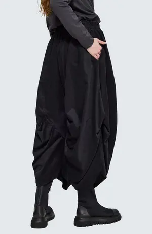 LUUKAA Noira Pleated Balloon Pants - Black