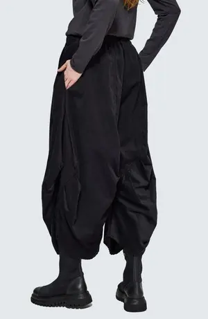 LUUKAA Noira Pleated Balloon Pants - Black