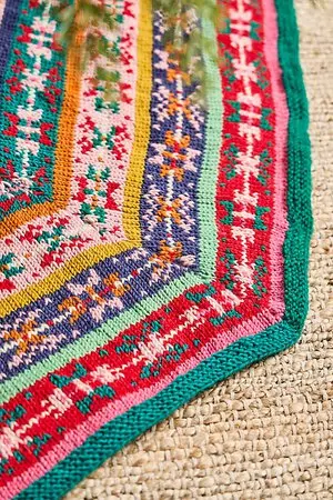FRENCH KNOT Sedona Fairisle Tree Skirt