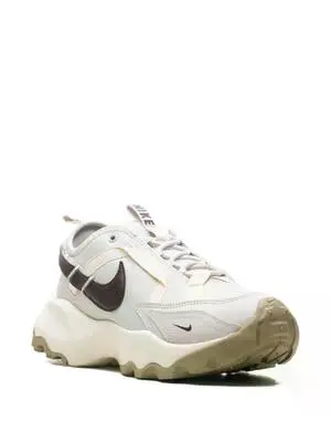 Nike Tc 7900 Lace-up Sneakers - Neutrals