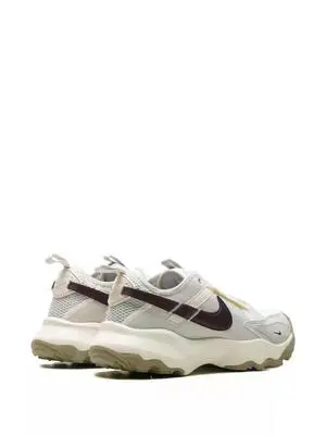 Nike Tc 7900 Lace-up Sneakers - Neutrals