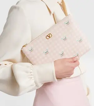 Valentino Garavani Vlogo Medium Printed Leather Pouch - Pink