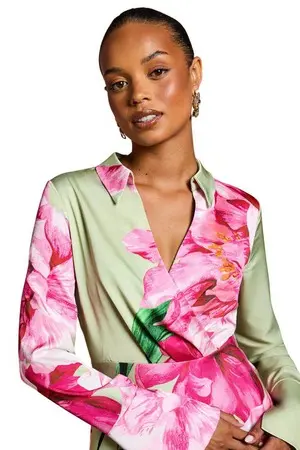 Coast Petite Placement Print Wrap Front Gown
