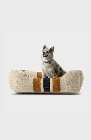 Shinola Kuddle Pet Bed