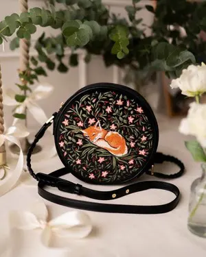 FABLE ENGLAND Sleepy Fox Circle Bag