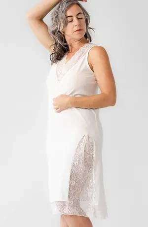 SALUA Simone Lace Trim Pima Cotton Gown - Soft White
