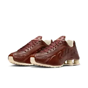 Nike Shox R4 Sneakers - Brown