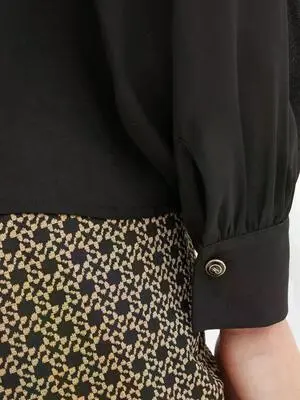 Guess V-neck Blouse