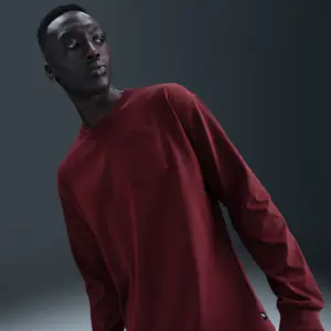 Nike Sportswear Premium Essentials Long-sleeve Pocket T-shirt - Red