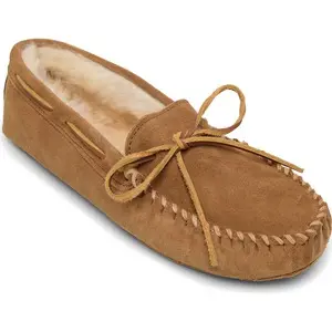 Minnetonka Genuine Sheepskin Lined Soft Sole Slipper