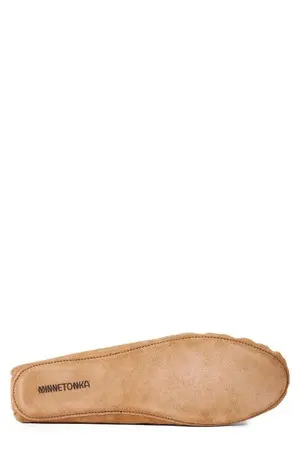 Minnetonka Genuine Sheepskin Lined Soft Sole Slipper