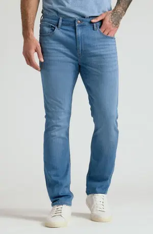 True Classic Straight Fit Comfort Jeans - Medium Indigo Wash