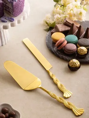 GAURI KOHLI Santiago Cake Servers