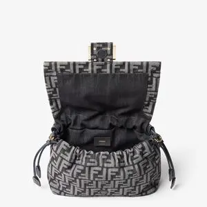 Fendi Mamma Baguette Medium