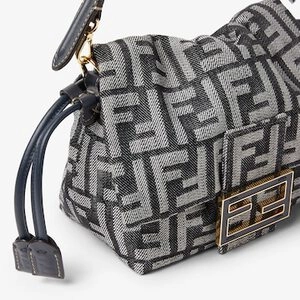 Fendi Mamma Baguette Small