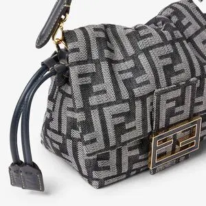 Fendi Mamma Baguette Small