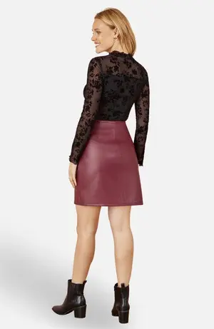 YUMI Flocked Floral Stretch Mesh Top