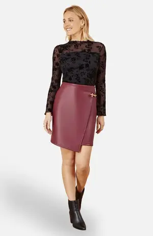 YUMI Flocked Floral Stretch Mesh Top