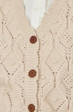 YUMI Button-up Chunky Cable Knit Vest