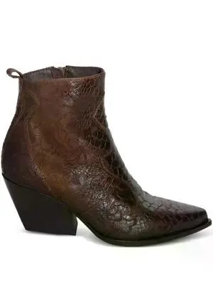 Chuckies Pointed Toe Shoes For Women