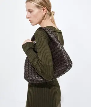 Bottega Veneta Intrecciato Leather Shoulder Bag - Fondant