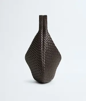 Bottega Veneta Maxi Veneta Shoulder Bag - Fondant