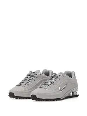 Nike Shox Z Metallic-logo Sneakers - Grey