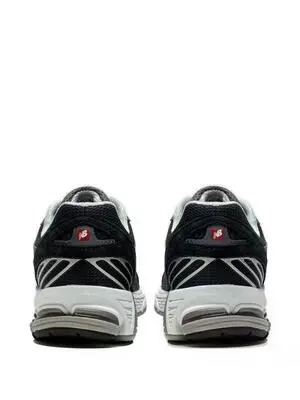 NEW BALANCE X Comme Des Garçons Homme 860v2 Sneakers - Black
