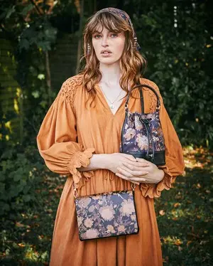 FABLE ENGLAND Deco Bloom Bucket Bag - Black