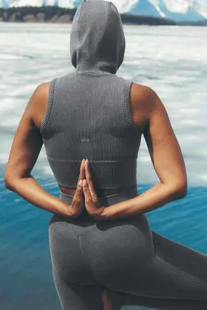 Alo Yoga Seamless Two Tone Rib Hooded Vest - Dark Misty Grey Heather