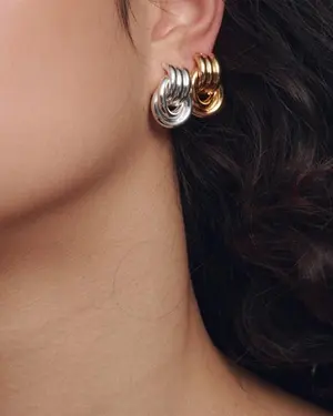 HEAVEN MAYHEM Baby Knot Earrings - Silver