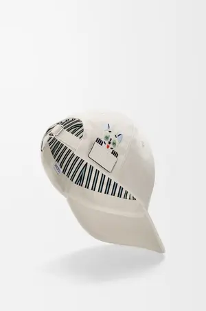 Loewe Futurist Cat Cap - Soft White/black