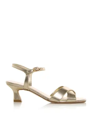 STUART WEITZMAN Vinnie Sandal - Light Gold