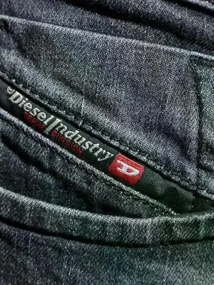 DIESEL® Larkee 1985 Regular Fit Jeans - Grey