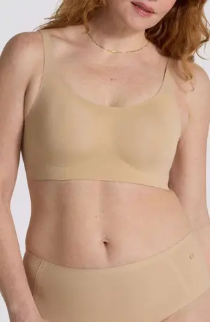 EVELYN & BOBBIE Structured Scoop Shaper Camisole - Sand