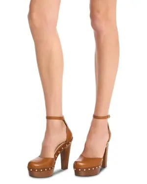 Chloé Lola Studded Leather Pumps - Ginger Brown
