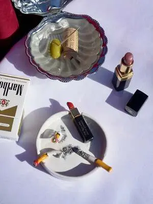 THE ROLLING AND THE STONED Lipstick Secret Ashtray