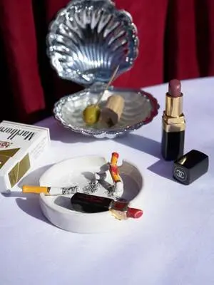 THE ROLLING AND THE STONED Lipstick Secret Ashtray