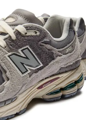 NEW BALANCE 2002r Panelled Sneakers - Grey