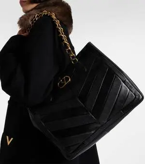 Valentino Garavani Laseine Chevron Leather Tote Bag - Black